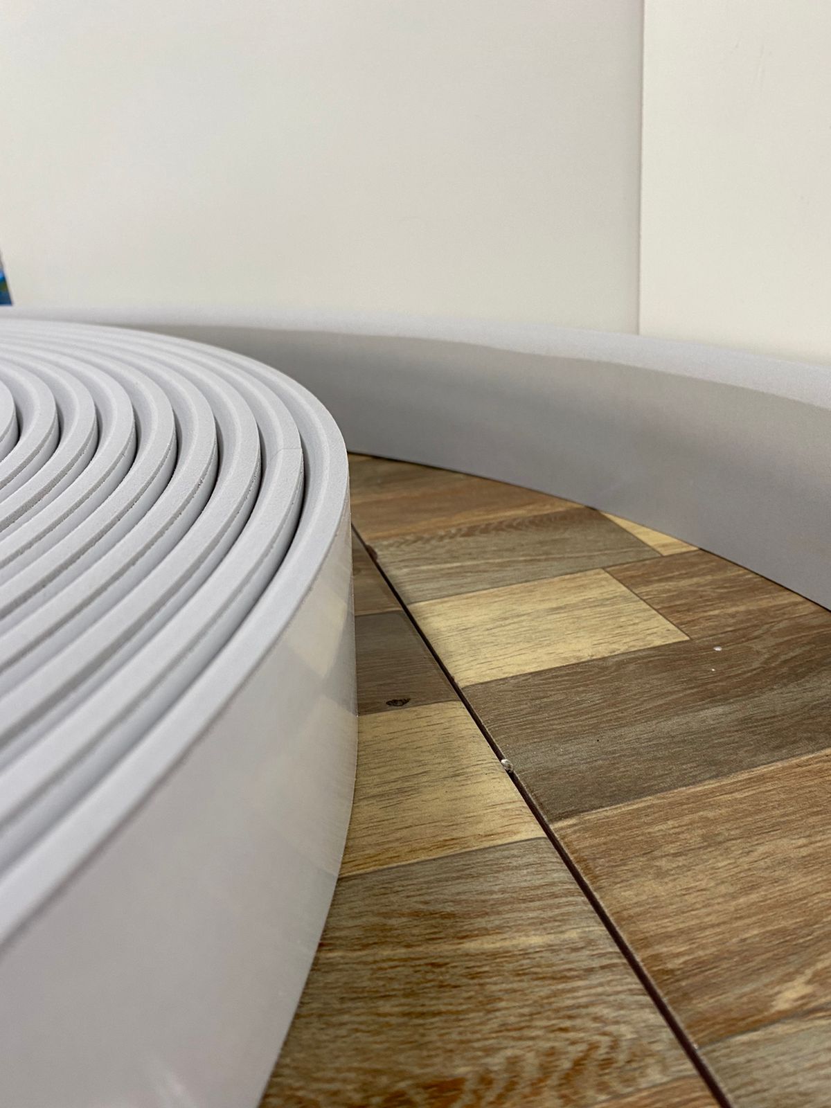 Rodapé Eva Autocolante Flexível Guaratuba 7cm x 1cm Cinza