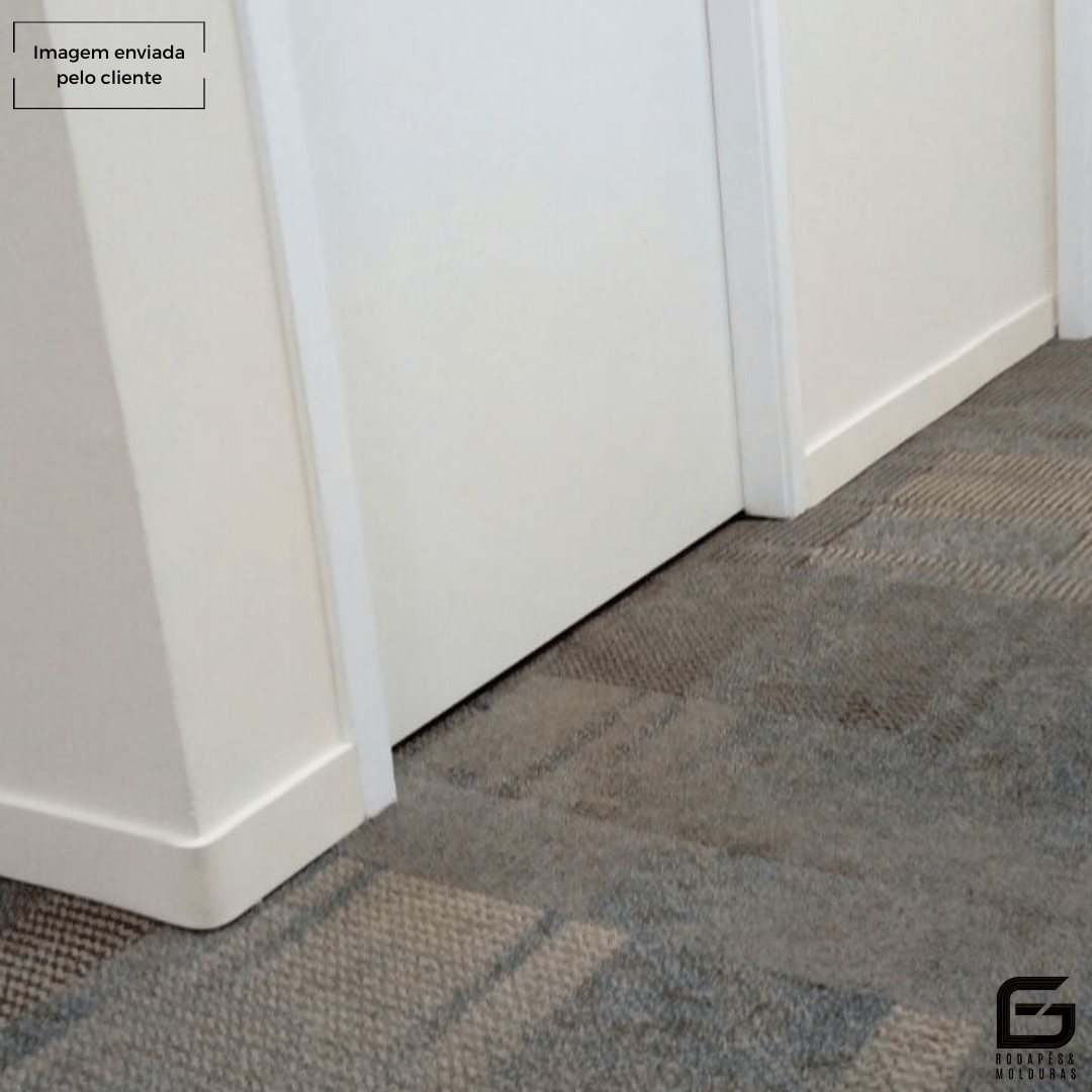 Rodapé Eva Autocolante Flexível Liso 10cm x 1cm Branco